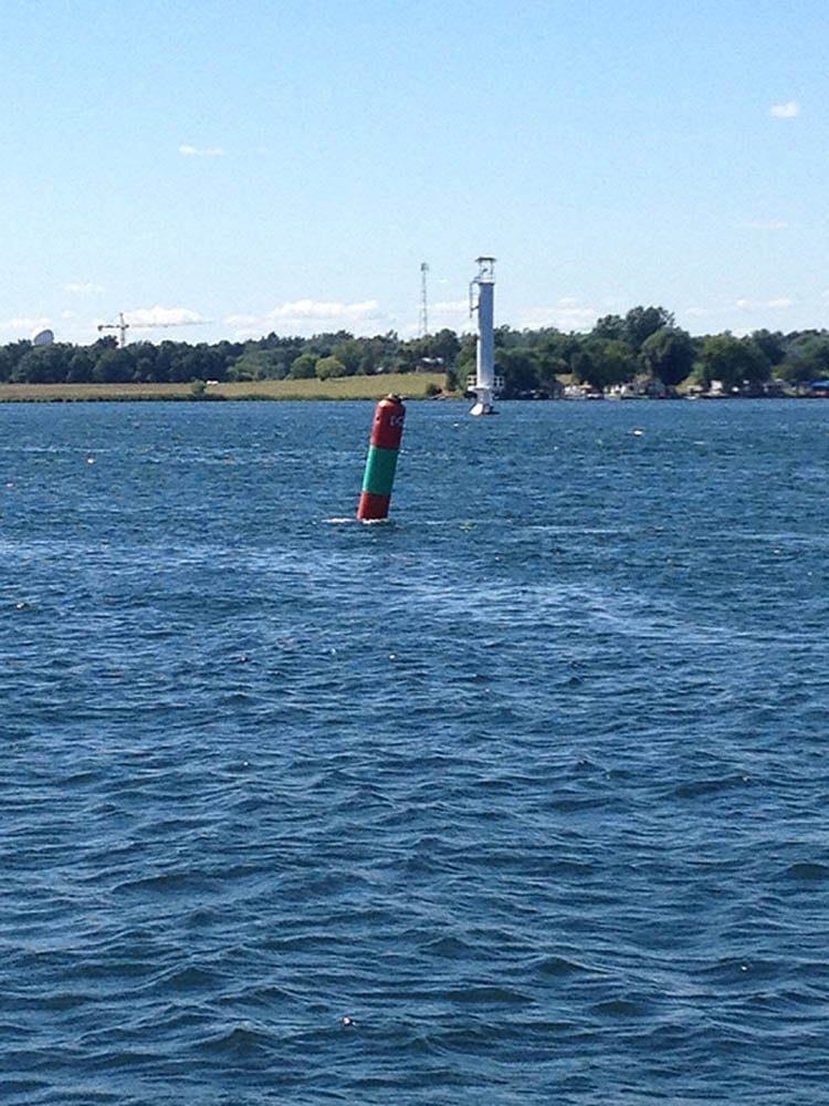 Bifurcation buoy